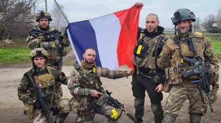 Honderden doodskisten met lichamen van NAVO-soldaten keren terug op ...